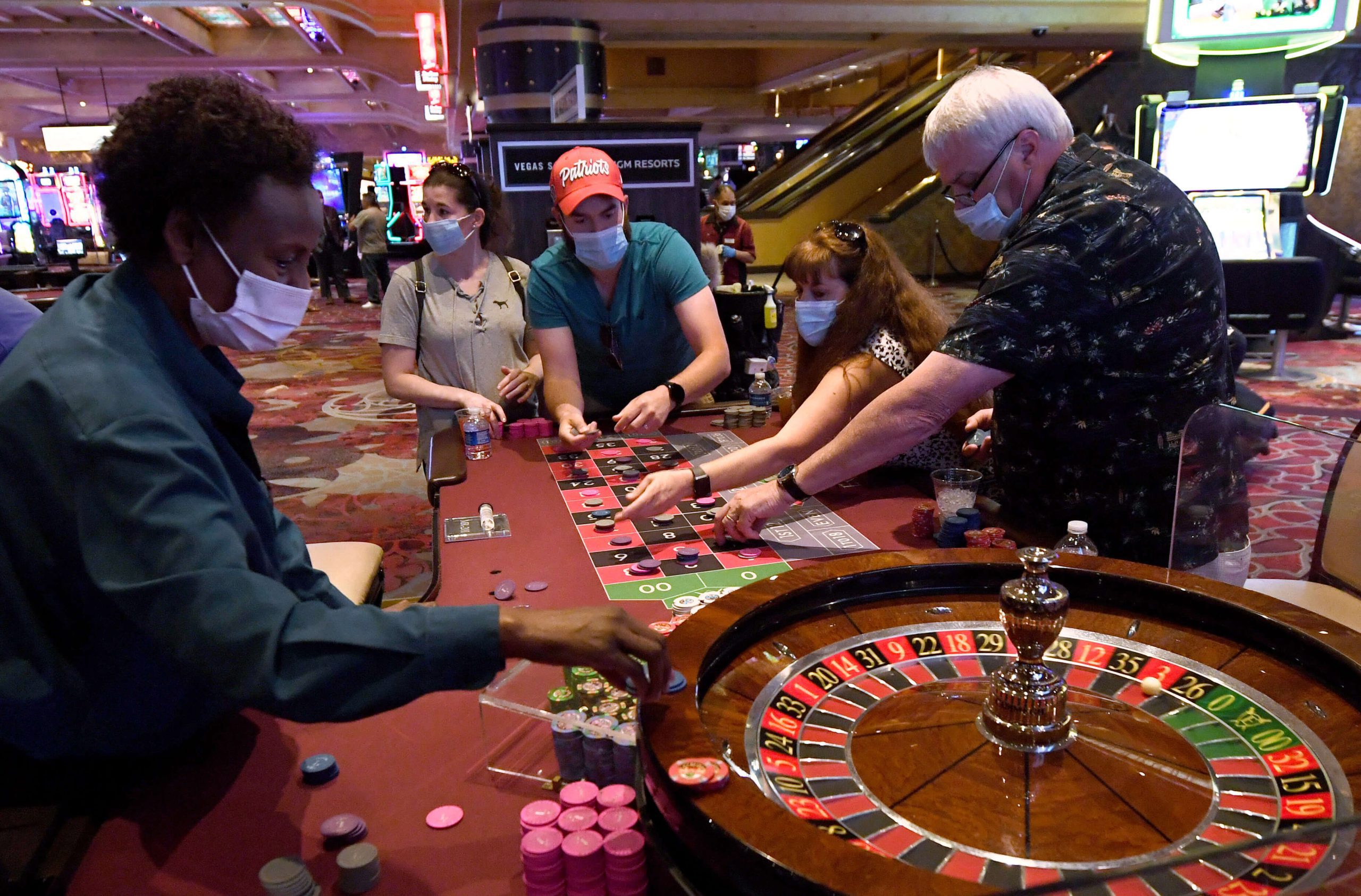 MGM, Caesars Extend New Nevada Mask Mandate To Properties Nationwide