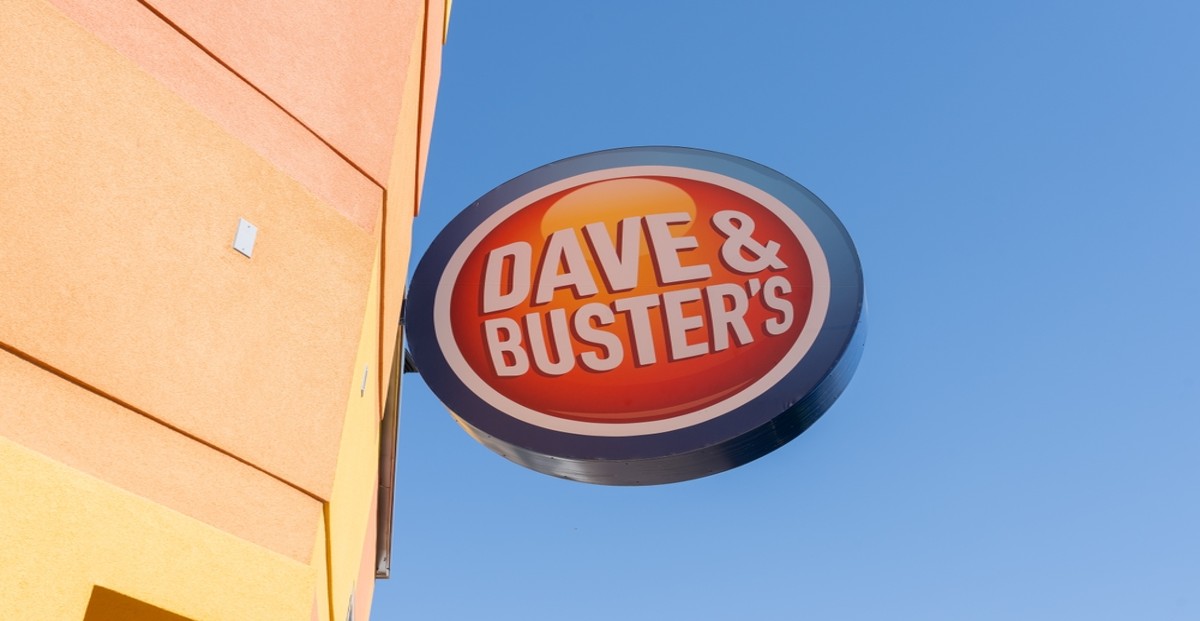 Illinois Legislature Leaves Door Open For Dave & Buster's For Now